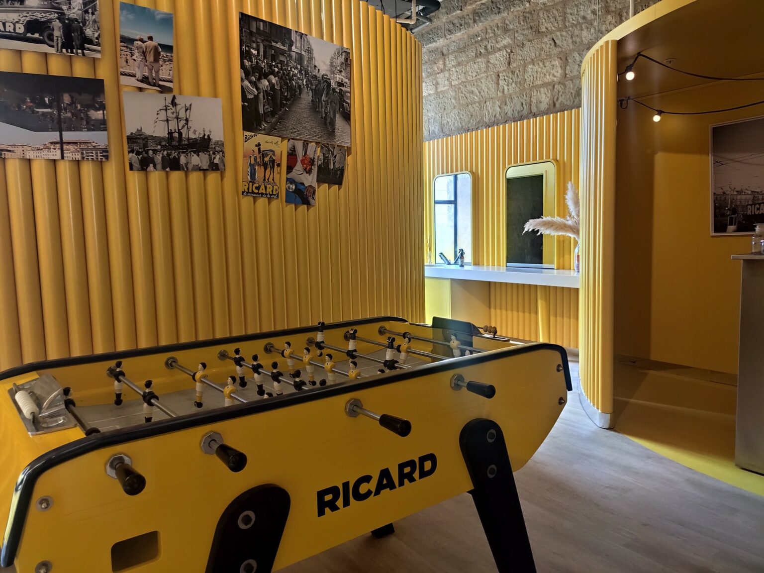 A Marseille, comment Pernod Ricard décline le pastis et l'anis sous ...