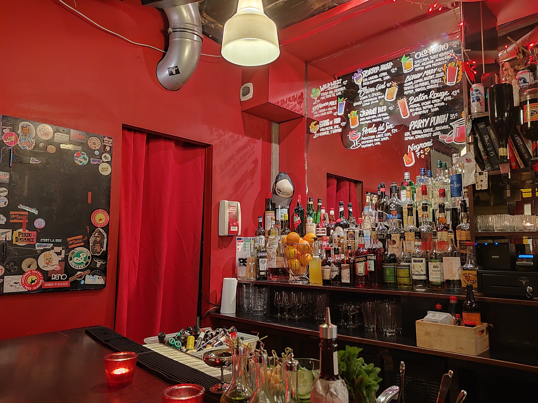 3 cocktails classiques revisités par l’équipe du bar Red House, à Paris