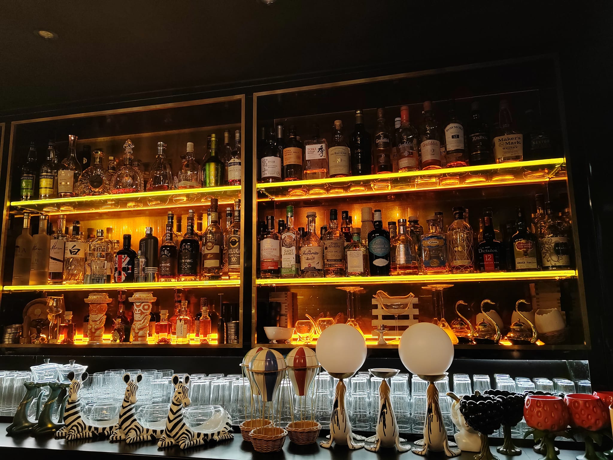 Au bar Solera, à Paris, trois nouveaux cocktails présentés de manière ...
