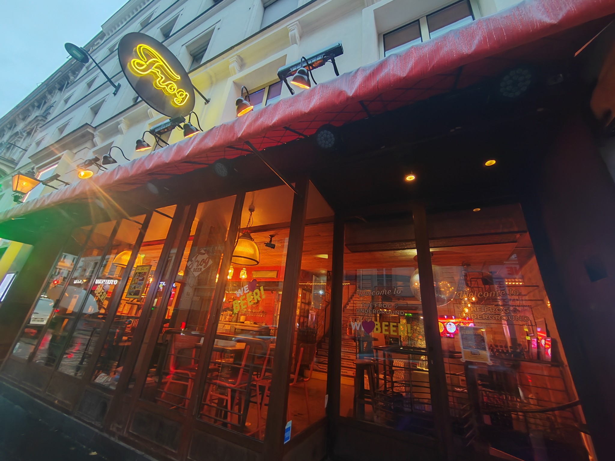 Le pub The Frog & Underground a fermé, dans le quartier des Grands ...